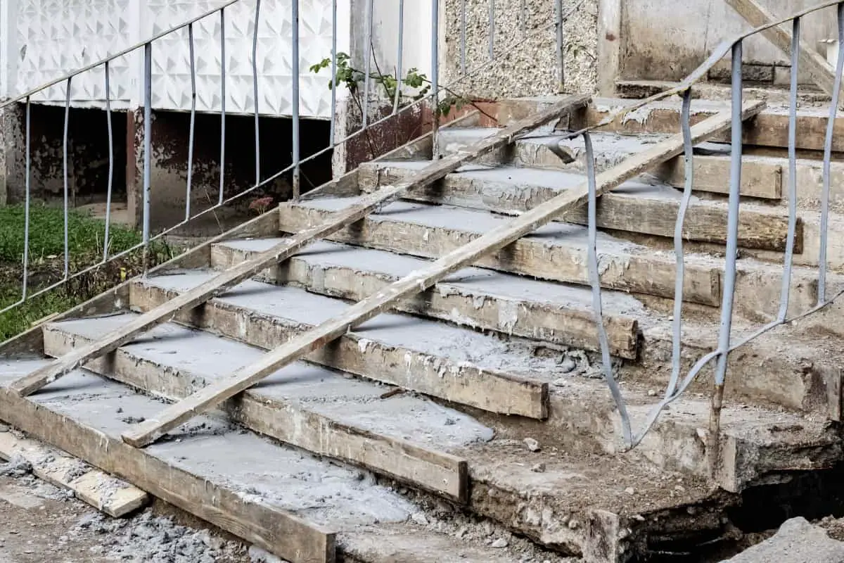 9 Steps for Repairing Concrete Steps the Right Way
